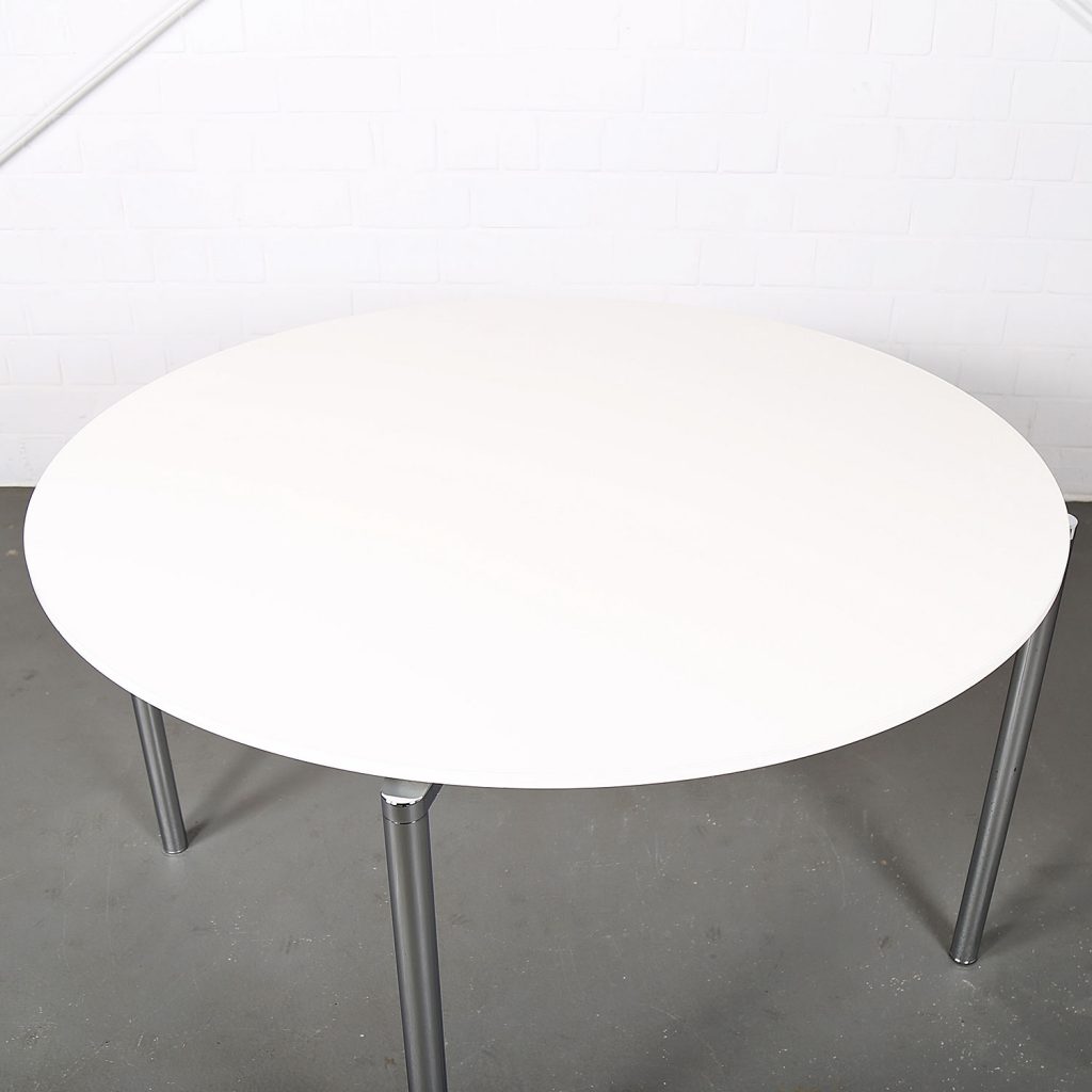Round conference / office / dining table Plano by Niels Gammelgaard for ...